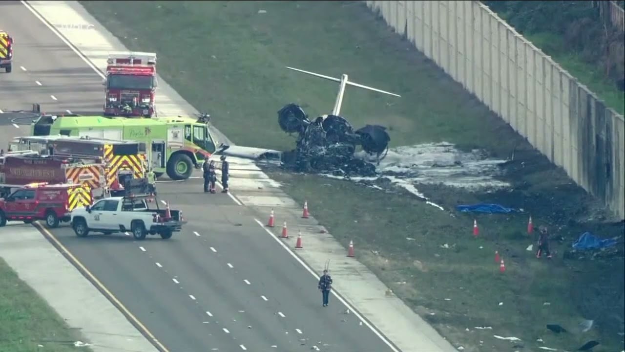 At Least 2 Dead After Small Plane Crashes Onto Naples Florida Highway
