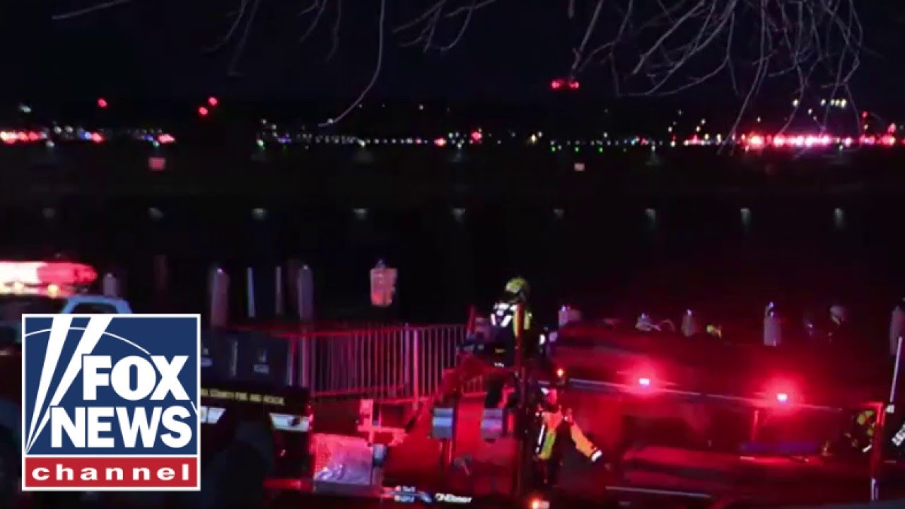 BREAKING: FAA: American Airlines Flight 5342 collides midair with ...