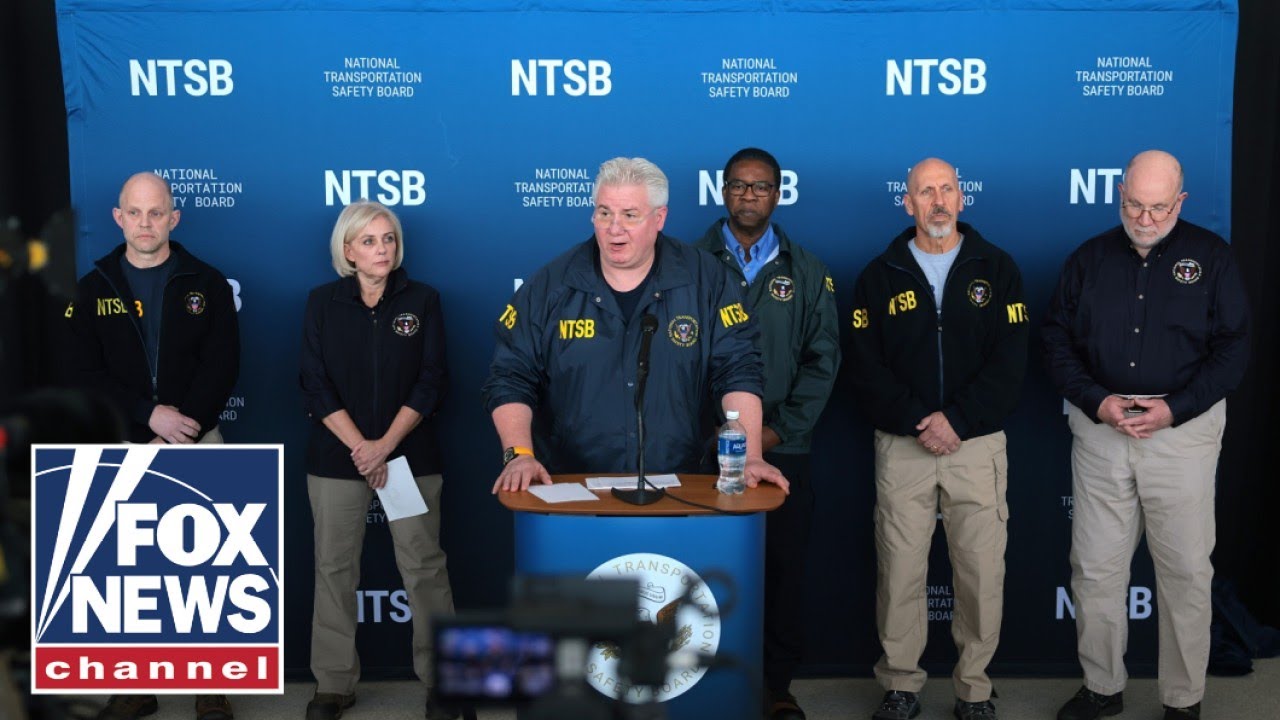 WATCH LIVE: NTSB officials give update on DC plane crash investigation ...