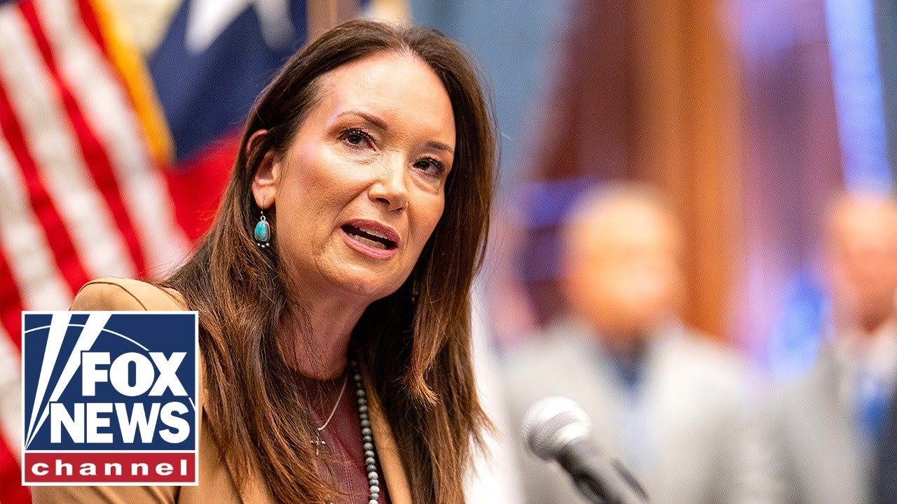 ‘RIGHT AT THE CLIFF’: Agriculture secretary issues DIRE shutdown alert ...